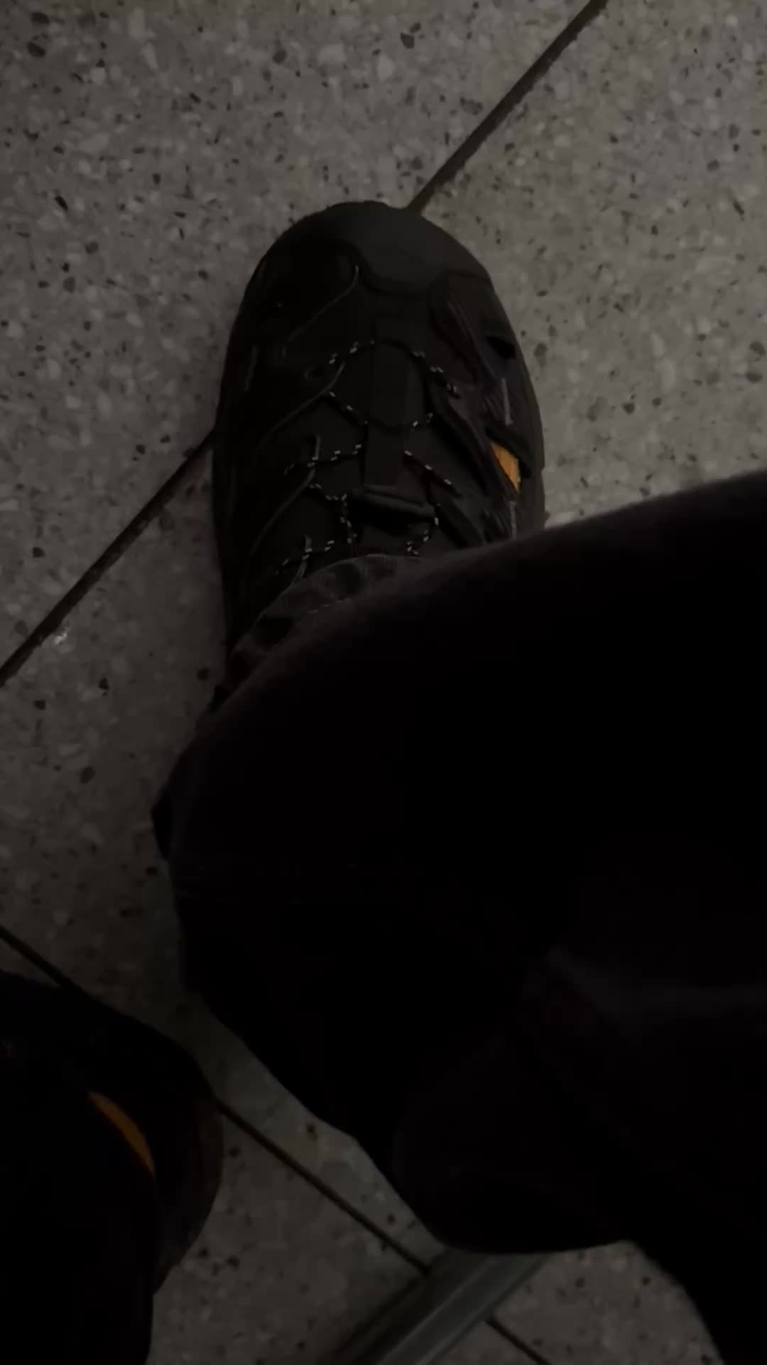 (@x_xio) 님의 게시물 | KREAM